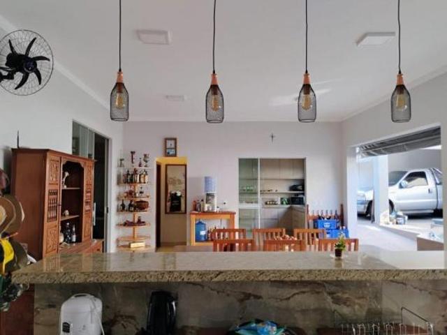 Rancho rural de luxo em Aracatuba: 4 dormitorios, suites, piscina e churrasqueira!