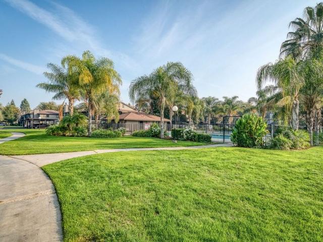 Ranchwood Condos 2 Bedroom Apartment for Rent at 4860 E Lane Ave, Sunnyside, CA 93727 Sunnyside