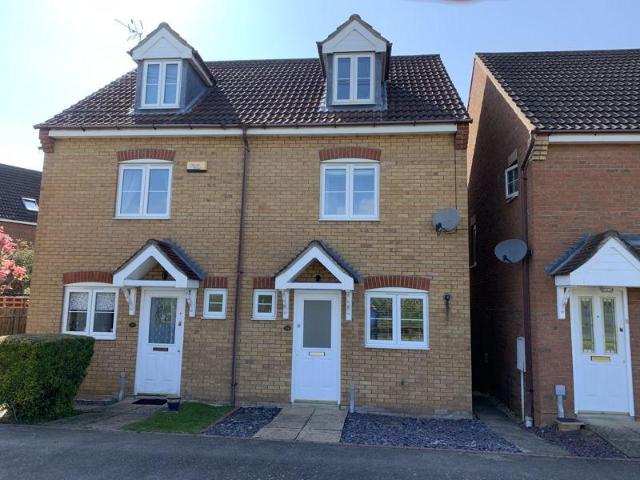 Randall Close, Irthlingborough Northants 3 bed house to rent £1,275 pcm £294 pw