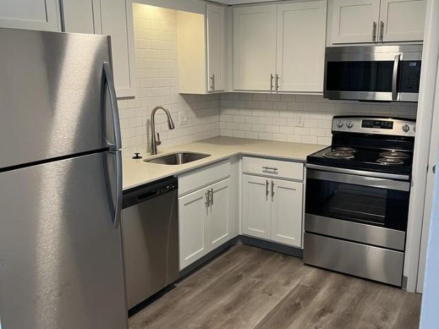 Randall House Apartments 2 Bedroom Apartment for Rent at 19420 Lorain Rd, Fairview Park, OH 44126 Fairview Park