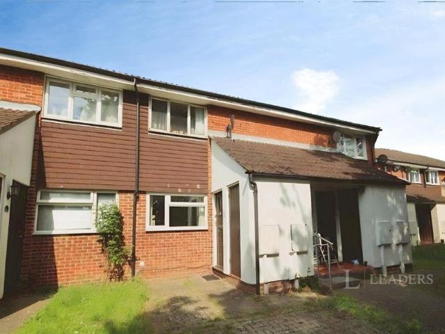 Randalls Way, KT22 1 bed flat to rent £1,395 pcm £322 pw