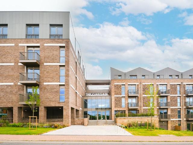 Randalls Way, Leatherhead KT22, 2 bed flat to rent, £2,035 pcm | PrimeLocation