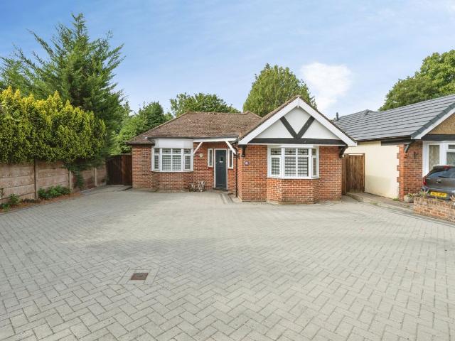 Randalls Road, Leatherhead, Surrey KT22, 3 bed bungalow to rent, £2,750 pcm | PrimeLocation