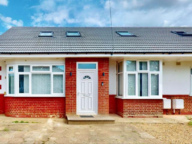 Randon Close Room 3