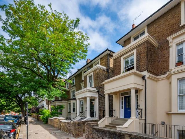 Randolph Gardens, Maida Vale, London. 2 bed flat to rent £3,300 pcm £762 pw