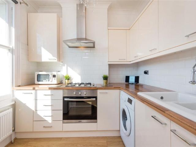 Randolph Gardens, London 3 bed flat to rent £4,500 pcm £1,038 pw