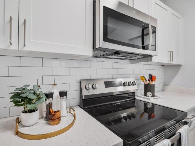Randolph Perimeter 2 Bedroom Apartment for Rent at 7150 Peachtree Dunwoody Rd Ne, Sandy Springs, GA 30328
