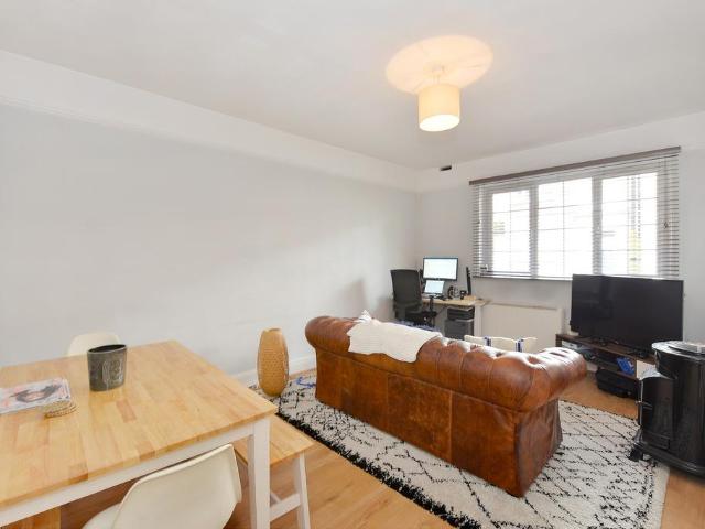 Ranelagh Garden Mansions, Ranelagh. 2 bed flat to rent £2,690 pcm £621 pw