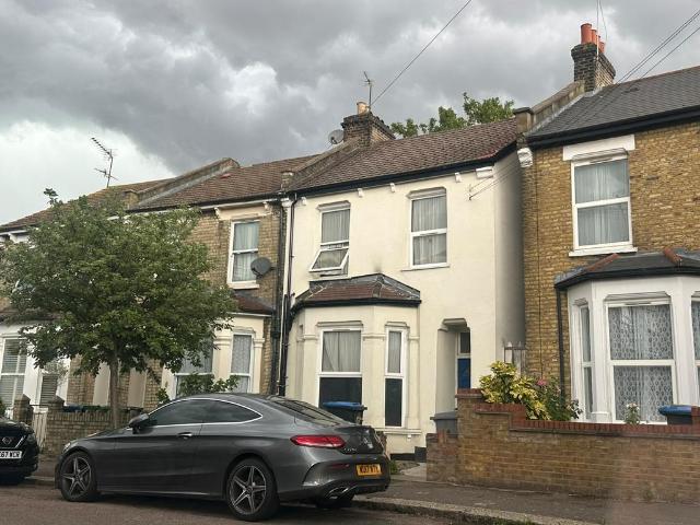 Ranelagh Road, London, NW10 4UT Studio to rent £1,395 pcm £322 pw