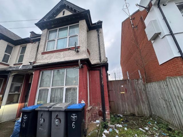 Ranelagh Road, Wembley HA0, 2 bed flat to rent, £2,300 pcm | PrimeLocation