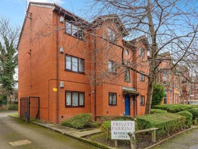 Range Road, Manchester, 2 Bedroom Flat