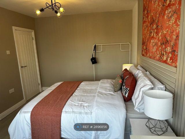 Rangoon Road, Solihull B92, 3 bed semi detached house to rent, £1,600 pcm | PrimeLocation