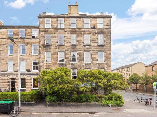 Rankeillor Street, Newington. 3 bed flat to rent £2,400 pcm £554 pw