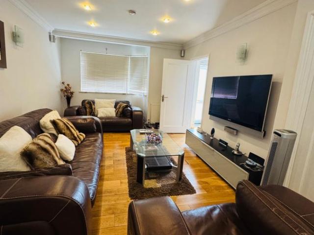 Rannock Ave, London NW9, 3 bed end terrace house to rent, £2,850 pcm | PrimeLocation