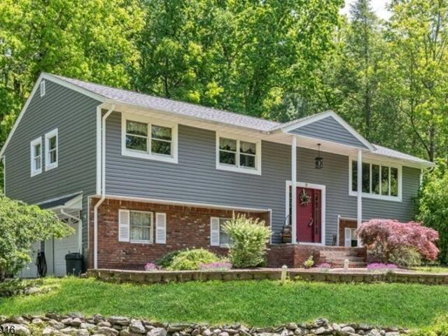 Rabbit Run Dr, West Milford, Home For Sale