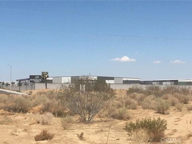 Raccoon Ave, Adelanto, CA 92301