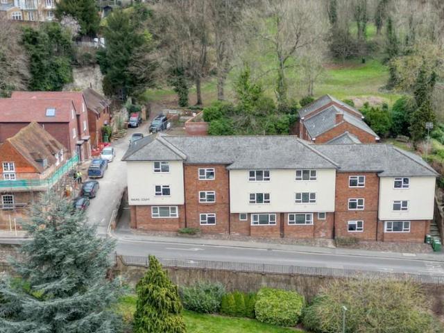 Racks Court, Guildford GU1 1 bed apartment to rent £1,700 pcm £392 pw
