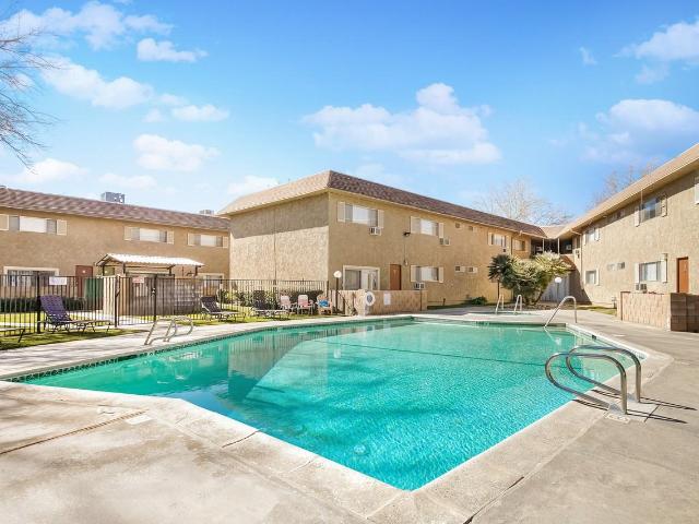Racquet Club Apartments 2 Bedroom Apartment for Rent at 44045 15th St W, Lancaster, CA 93534