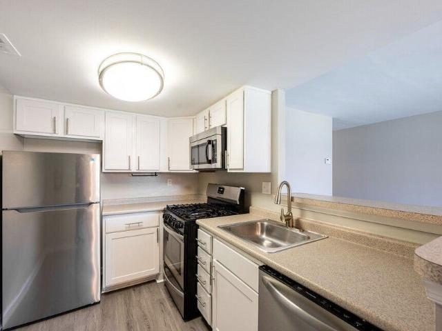 Racquet Club Apartments and Townhomes 1 Bedroom Apartment for Rent at 1970 Veterans Hwy, Levittown, PA 19056