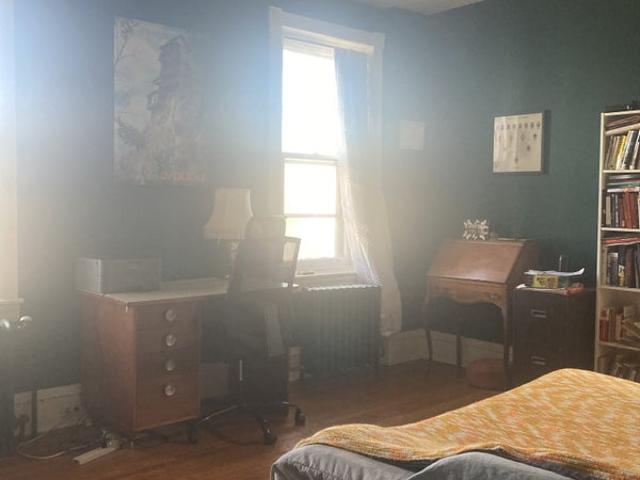 Rad family house share