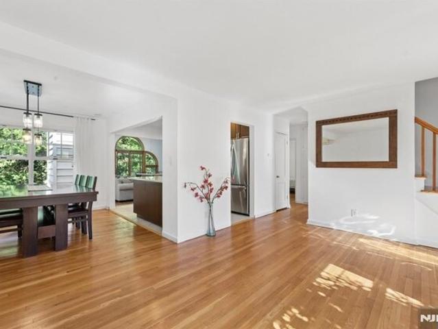 Radburn Rd, Fair Lawn, Home For Sale
