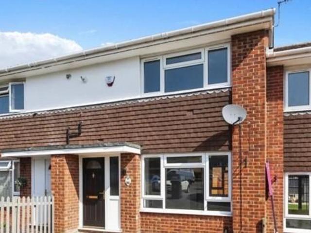 Radcot Close, Maidenhead, SL6 2 bed terraced house to rent £1,680 pcm £388 pw