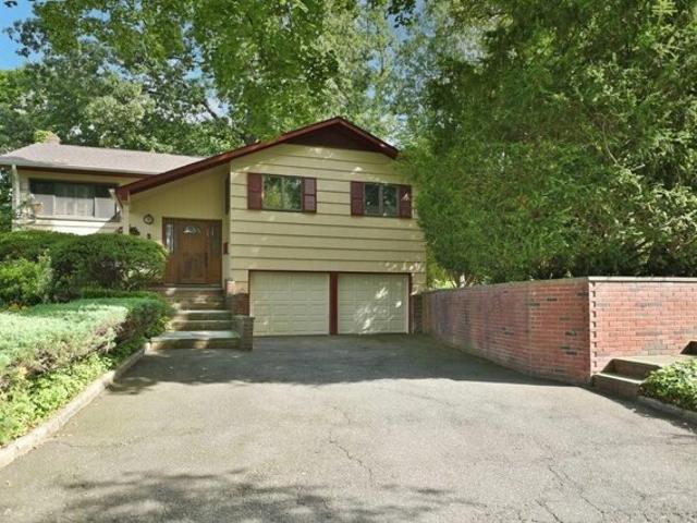 Radcliff Dr, Great Neck, Home For Sale