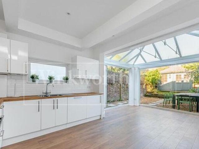 Radcliffe Avenue, London, 2 Bedroom Apartment
