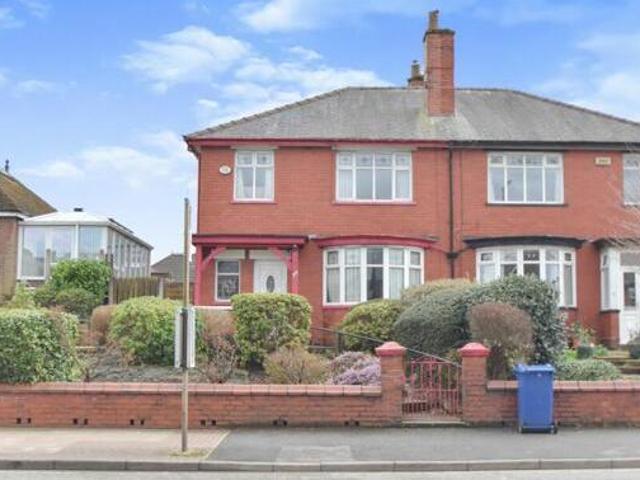 Radcliffe New Road, Whitefield, 3 Bedroom Semi detached