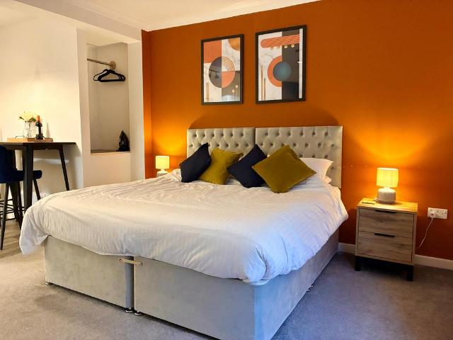 Radcliffe Street, Milton Keynes, MK12 Studio to rent £1,000 pcm £231 pw