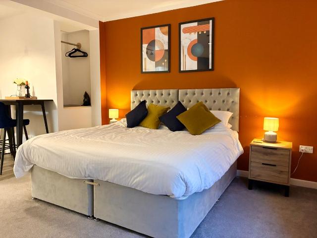 Radcliffe Street, Milton Keynes MK12, Studio to rent, £1,000 pcm | PrimeLocation