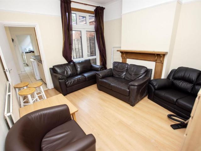 Raddlebarn Road, Birmingham, West Midlands B29, 6 bed shared accommodation to rent, £390 pcm | PrimeLocation