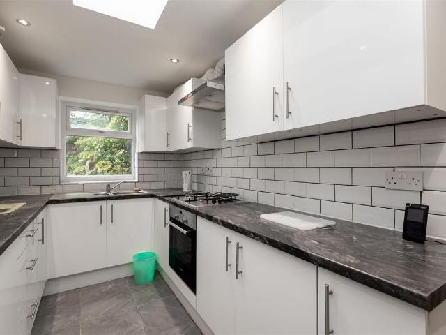 Raddlebarn Road, Birmingham, West Midlands B29, 6 bed shared accommodation to rent, £403 pcm | PrimeLocation