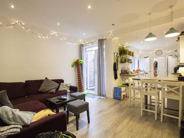 Raddlebarn Road, Birmingham, West Midlands B29, 6 bed shared accommodation to rent, £563 pcm | PrimeLocation