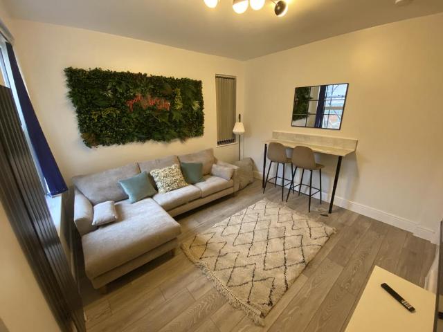 Radford Boulevard 5 bed, Lenton NG7 5 bed house to rent £2,412 pcm £557 pw