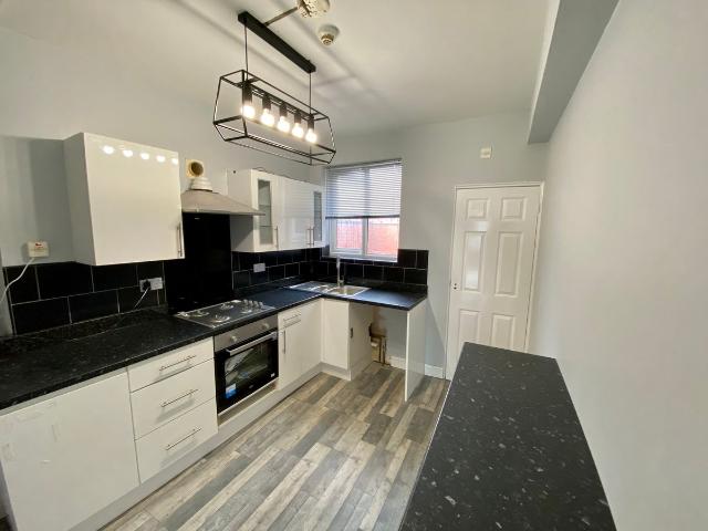 Radford Road, Nottingham NG7, 2 bed flat to rent, £995 pcm | PrimeLocation