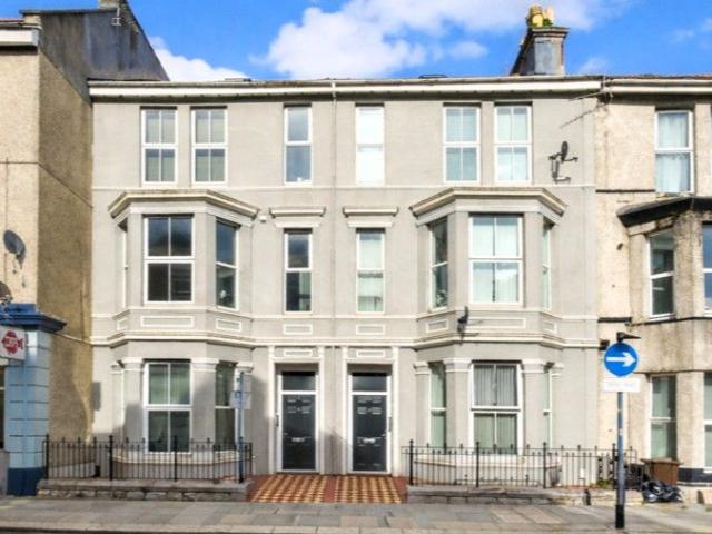 Radford Road, Plymouth PL1, 2 bed flat to rent, £825 pcm | PrimeLocation