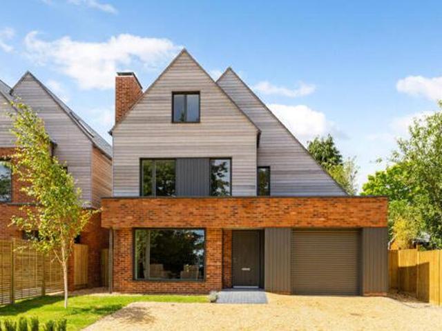 Radford View, London Road, 5 Bedroom Detached