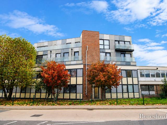 Radford Way CM12, 1 bed flat to rent, £1,100 pcm | PrimeLocation