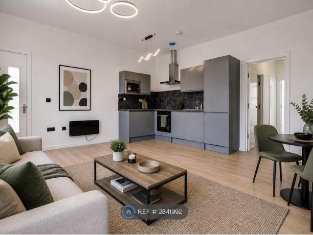 Radio House, Chelmsford CM1, 2 bed flat to rent, £1,600 pcm | PrimeLocation