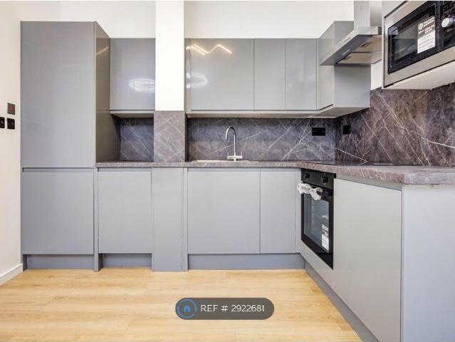 Radio House, Chelmsford CM1, 2 bed flat to rent, £1,700 pcm | PrimeLocation
