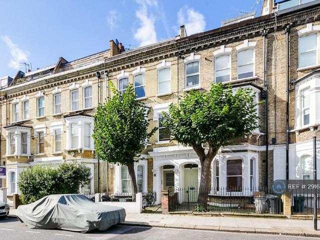 Radipole Road, London, SW6 1 bed penthouse to rent £2,285 pcm £527 pw
