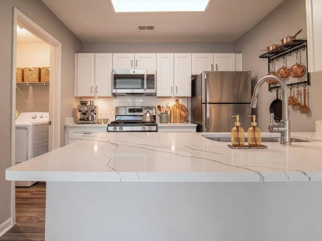 RADIUS Duluth 2 Bedroom Apartment for Rent at 4015 Satellite Blvd, Duluth, GA 30096