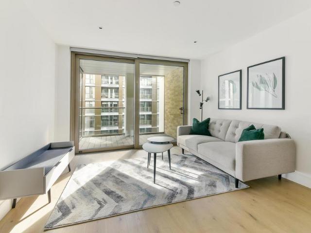Radley House, Battersea, London SW11 1 bed flat to rent £3,500 pcm £808 pw