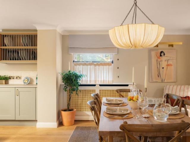 Radley Mews, London 3 bed mews to rent £14,000 pcm £3,231 pw