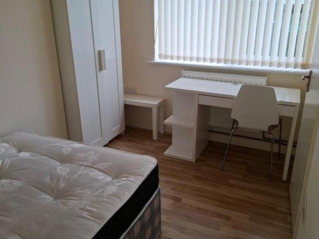 RADLEY ROAD 6 bed house share to rent £3,900 pcm £900 pw
