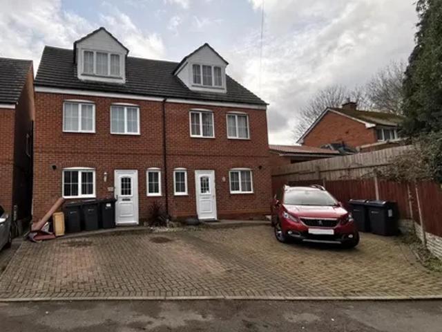 Radnor Close, Frankley, B45 0JW, United Kingdom | 4 bed townhouse for rent #139334139 | Rentberry