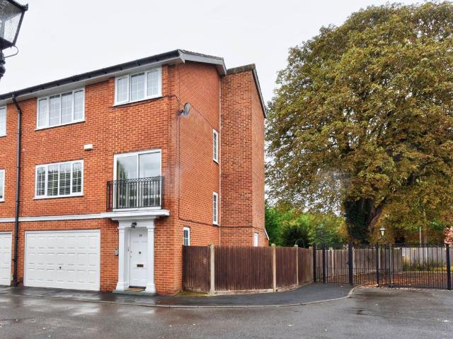 Radnor Close, Henley On Thames RG9, 4 bed end terrace house to rent, £3,250 pcm | PrimeLocation