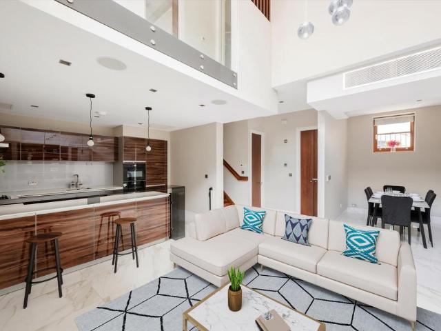 Radnor Mews, Hyde Park, London W2 5 bed terraced house to rent £10,998 pcm £2,538 pw