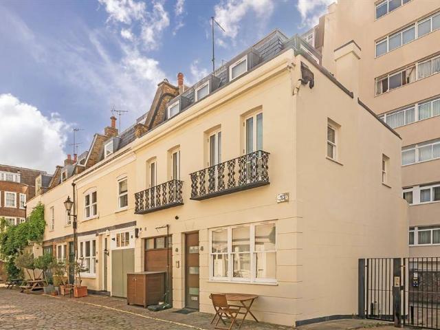 Radnor Mews, London W2 5 bed flat to rent £11,000 pcm £2,538 pw